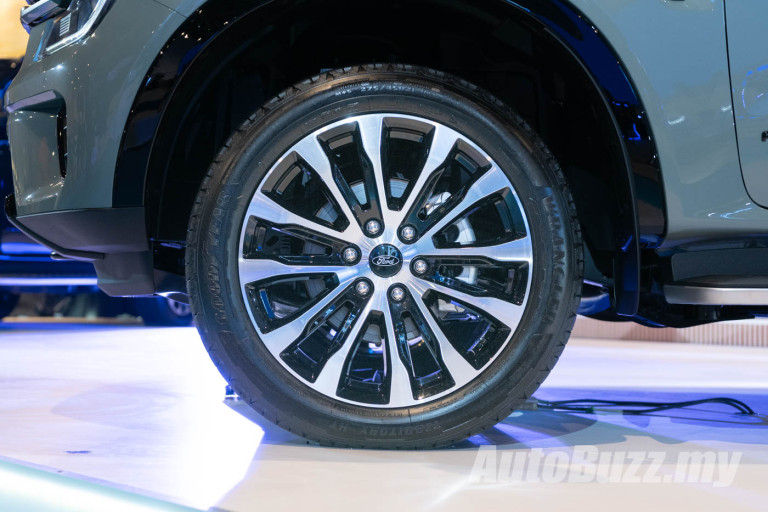 2026 Ford Everest Platinum launched in Malaysia - 2.0L i4 and 3.0L V6 ...